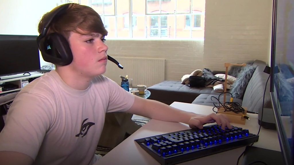 What Are Mongraal s Fortnite Settings And Keybinds Gamepur What Are Mongraal s Fortnite Settings And Keybinds Gamepur