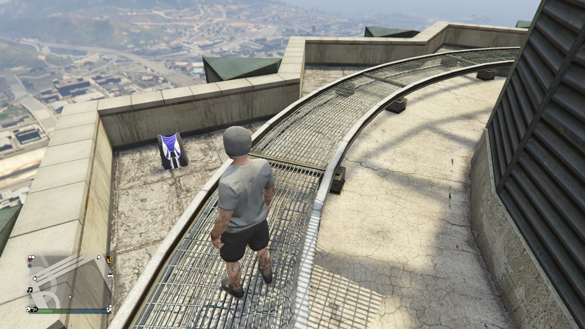 How to get a parachute in Grand Theft Auto V - Gamepur